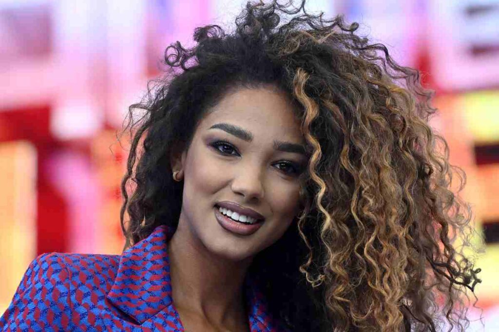 Samira Lui, chi è la valletta de La Ruota Della Fortuna? Ecco dove l'abbiamo già vista in tv ...