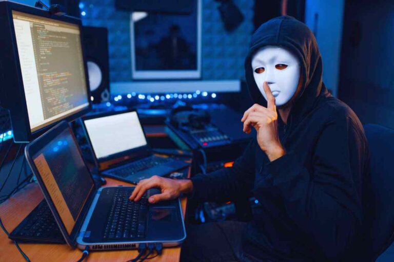 Il trucco stupido ma geniale degli hacker per svuotarti il conto ...