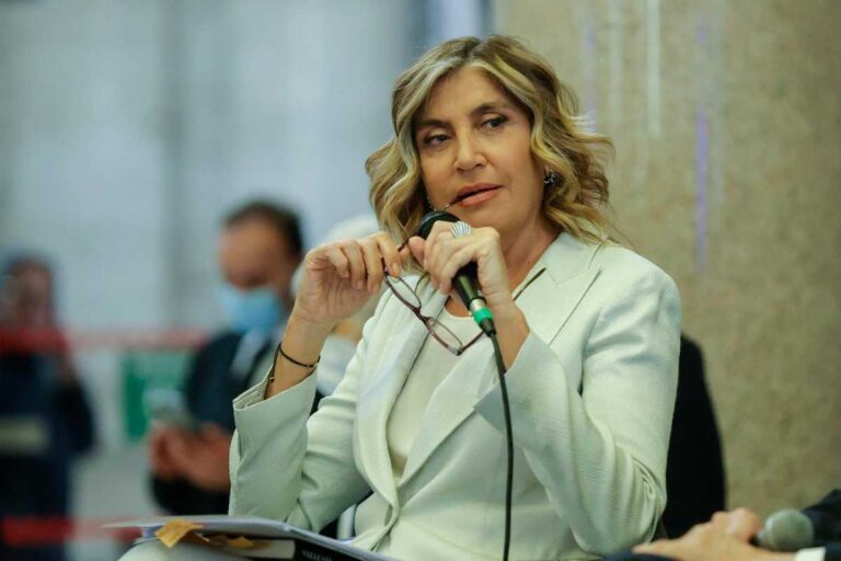 Chi è e cosa fa nella vita Caterina Arcuri, figlia di Myrta Merlino ...